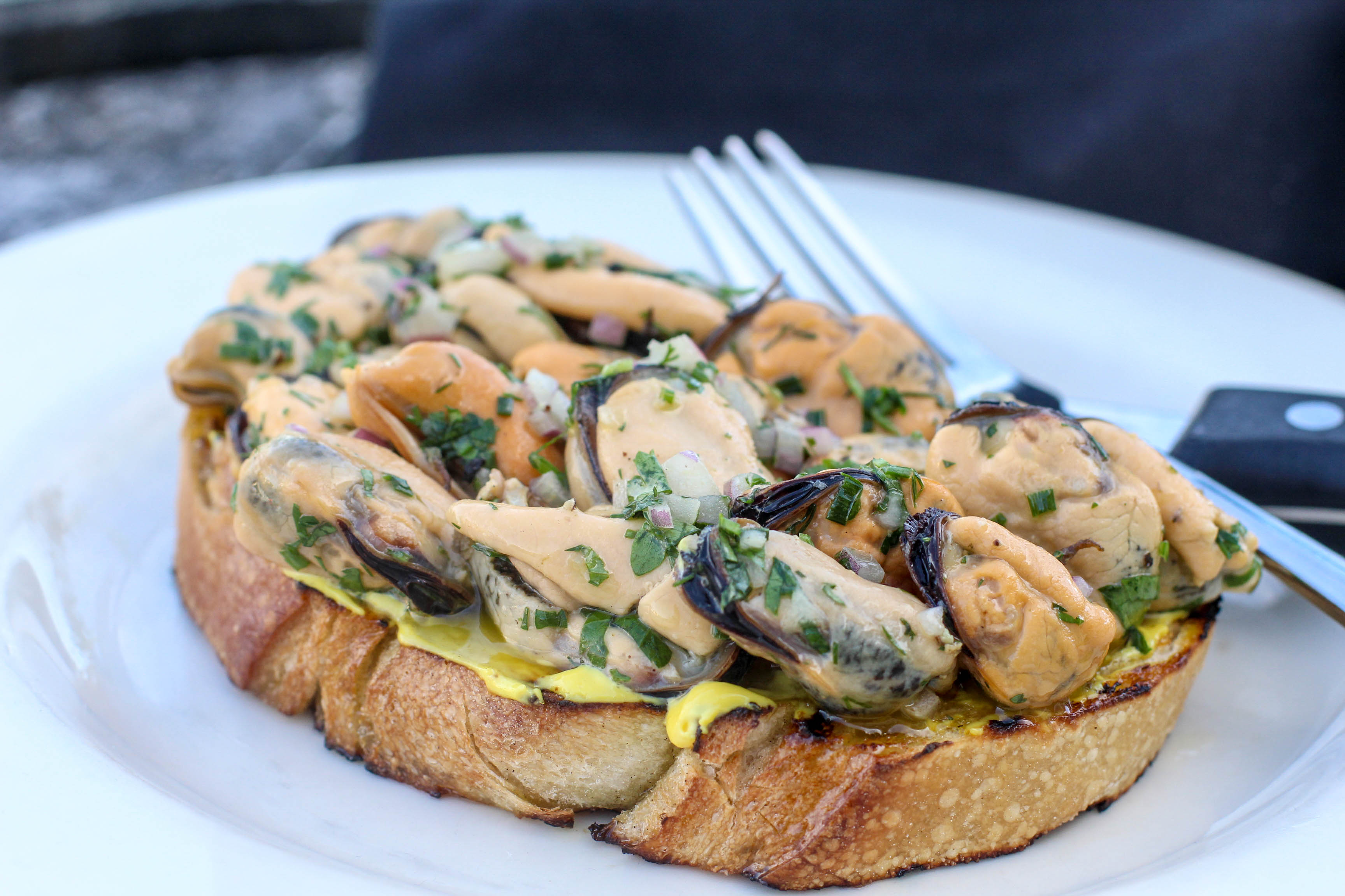 Knife and Fork Mussel Bruschetta - saltys.com